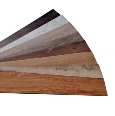 China Piso antiderrapante de bloqueio e bloqueio SPC Interlocking Vinyl Plank com IXPE Underlayment à venda