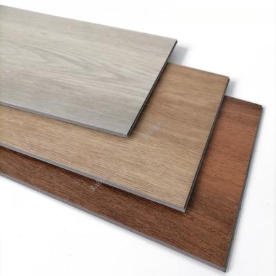 China Piso de PVC de luxo Vinyl LVT à prova d'água Antiderrapante Clique em SPC 4mm 5mm 6mm Piso de azulejos à venda
