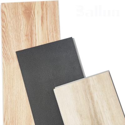 China Incrível PVC madeira de carvalho piso laminado SPC piso com 0.3mm camada de desgaste é o melhor à venda