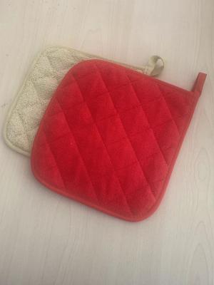 Cina Il CE BSCI ha approvato termoresistente protegge il poliestere stampato mano Oven Mitt Pot Holder Set in vendita