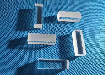 中国 0.5nmサファイアのレーザーの美の器械のための光学窓の軽いガイド ブロック 販売のため