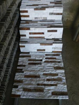 Chine Revêtement en pierre empilé par culture blanc de panneau de pierre de rebord de quartzite et de placage de pierre d'ardoise de rouille à vendre