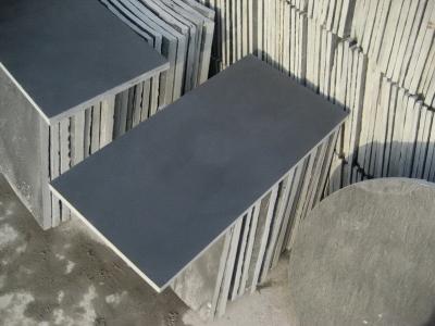 Chine Tuiles noires aiguisées d'ardoise d'ardoise de fenêtre de filons-couches de dalles noires noires d'ardoise à vendre