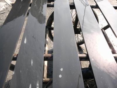 Chine Tuiles noires aiguisées d'ardoise d'ardoise de fenêtre de filons-couches de dalles noires noires d'ardoise à vendre