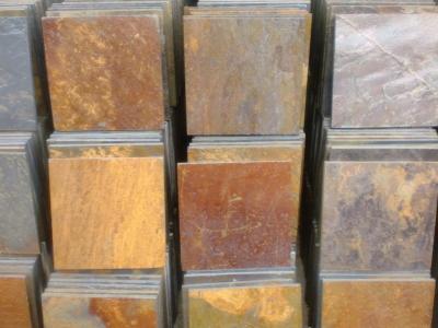 China Piedra de pavimentación multicolora de la pizarra de las baldosas de la pizarra de la fractura de la superficie de la calzada oxidada china natural de la pizarra en venta