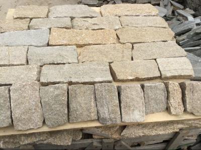 Chine Pierre de champ naturelle de Ledgestone de granit de placage en pierre aléatoire jaune de granit de sésame à vendre