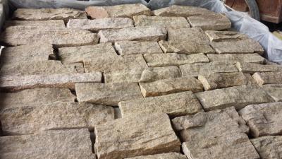 China Revestimiento natural de la cuarcita de la cuarcita de campo de la piedra de la cuarcita de la chapa al azar amarilla de oro de la piedra en venta