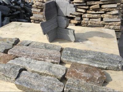 China Revestimiento de piedra natural de piedra al azar de la piedra de campo de la cuarcita de la chapa de la cuarcita rosada en venta