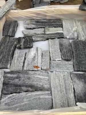 Chine Revêtement en pierre naturel de granit de gisement de pierre de granit de placage aléatoire gris nuageux de pierre à vendre