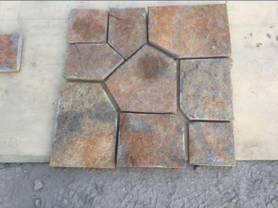 Chine Dalle rustique de quartzite parquetant la pierre en pierre naturelle de mur de dalle de quartzite de machines à paver à vendre