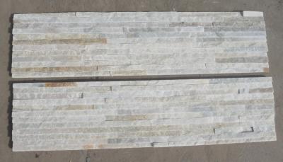 Chine Revêtement en pierre de visage d'huître vrai d'ardoise de cascade de forme de placage en pierre mince beige fendu de Ledgestone à vendre