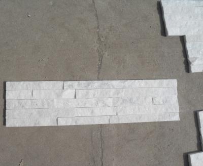 Chine Panneau naturel de la pierre Z de quartzite de neige de pierre de revêtement de quartzite de placage blanc superbe blanc de pierre à vendre