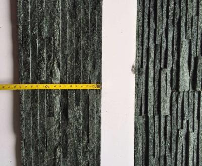 Chine Forme noire Ledgestone, panneau de mur de soutènement, pierre de cascade de quartzite de culture de quartzite à vendre