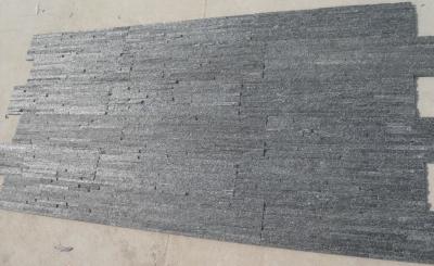 Chine Forme noire Ledgestone, panneau de mur de soutènement, pierre de cascade de quartzite de culture de quartzite à vendre