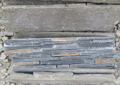 China Piedra apilada cementada tiras delgadas oxidadas mezcladas negras de la pizarra del color junto, panel de revestimiento de la piedra de Z en venta