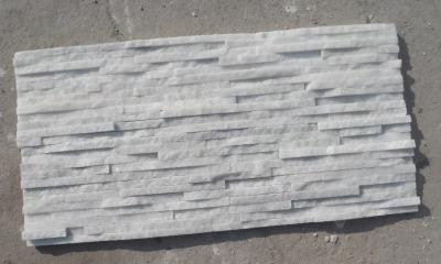Chine Revêtement blanc de pierre de forme de cascade de quartzite de neige, placage extérieur de pierre de quartzite, panneau de mur d'intérieur à vendre
