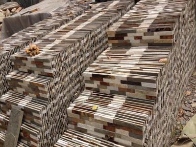 Chine L'ardoise rouillée a mélangé la pierre empilée par quartzite blanche, revêtement en pierre naturel, mur en pierre de registre extérieur à vendre