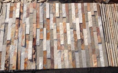 Chine L'ardoise rouillée a mélangé la pierre empilée par quartzite blanche, revêtement en pierre naturel, mur en pierre de registre extérieur à vendre