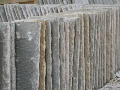 Chine Chapeaux de mur d'ardoise d'huître, pierre naturelle de dessus de mur, chapeaux de colonne, chapeaux de pilier, pierre supérieure d'huître de pilier à vendre
