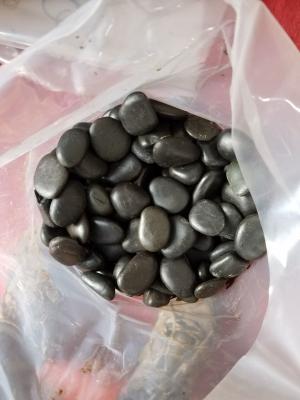 Chine Pierres noires polies de caillou, pierres noires de pavé, pierres noires de rivière, cailloux de rivière de pavé, aménageant des cailloux en parc à vendre