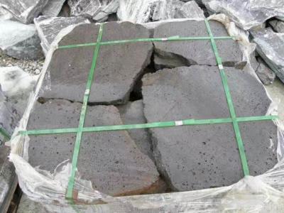 China Schwarzer Lava-Stein-gelegentliche Steinplatten, Lava-unregelmäßige Steinplatten, Basalt-verrückte Steine, Lava-gelegentliche Steine zu verkaufen