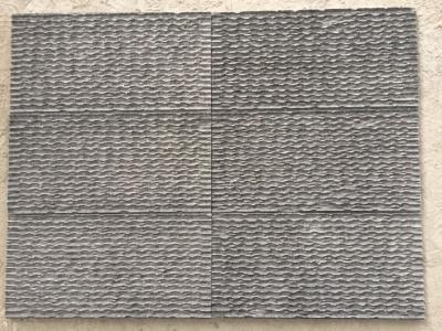 Chine Panneau de mur de forme de cascade d'onyx, pierre de marbre noire de mur de soutènement de cascade, panneau en pierre de marbre extérieur à vendre