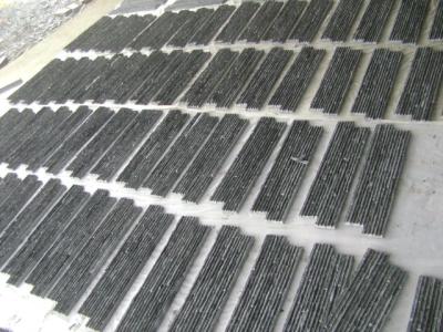 China Schwarzer Schiefer-Ministaplungsstein, aufgeteilter Gesichts-Schiefer entsteinen dünn Furnier-Blatt, schwarze Schiefer-Wasserfall-Form Ledgestone, Steinumhüllung zu verkaufen