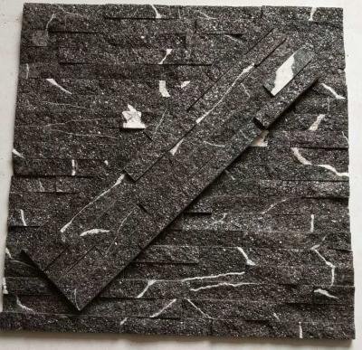 Chine Pierre empilée par galaxie noire de foudre, revêtement de pierre de granit de la Chine, panneaux de mur en pierre noirs de granit de galaxie, pierre de culture à vendre