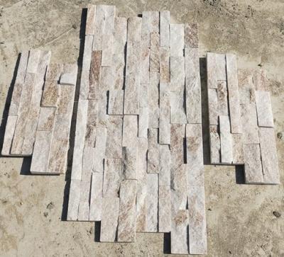 Chine Panneaux blancs comme le lait de pierre de quartzite, revêtement en pierre blanc en ivoire de Sclad 18x35cm, pierre empilée par blanc crème, placage en pierre blanc à vendre