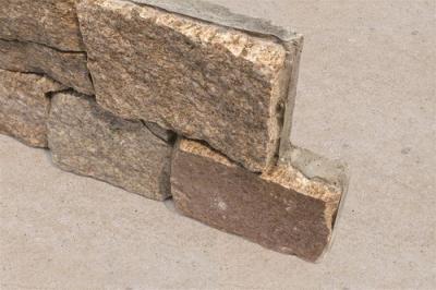 Chine Pierre empilée par granit jaune, panneaux de pierre de Zclad, pierre naturelle de culture de granit, Ledgestone fort, revêtement en pierre à vendre