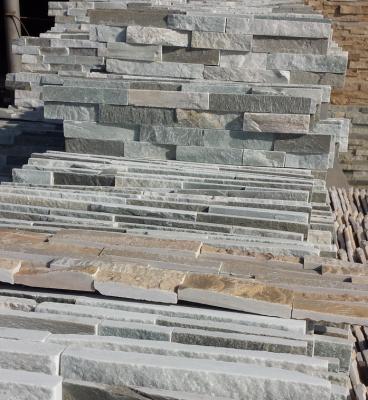 Chine Pierre empilée par quartzite bleue de montagne, sierra panneaux bleus de registre de quartzite, revêtement en pierre naturel, pierre de culture à vendre