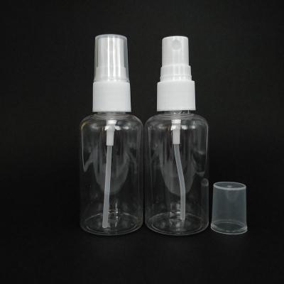 Cina Bottiglie di spray di plastica in PET classiche rotonde superficie liscia diverse capacità per l'uso quotidiano in vendita