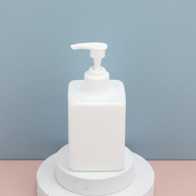 China Dauerhafte, transparente PET-Plastik-Sprühflasche für den täglichen Gebrauch in unterschiedlicher Kapazität zu verkaufen