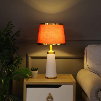 Cina Nordic Creative Marble Table Lamp Designer Eye-Protect Table Lamps for Living Room Bedroom Study Office Decor Home Lights Bedside Lamp in vendita