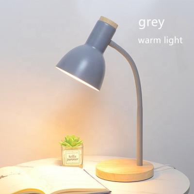 Cina High Quality Modern Wood Eyecare Table Light Industrial Metal Bedside Light Shade Reading Lamps Iron Desk Light Wood in vendita