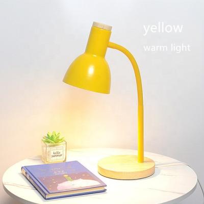 Cina Nordic Creative Led Modern Bedside Table Lights Dormitory Reading Lighting Iron Desk Lamp Eye Protection Office Student in vendita