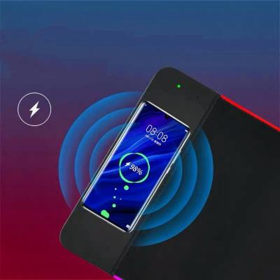 Cina Non-Slip For QI Radio 10W Radio Charger RGB Mobile Phone Mousepad LED Light Gaming Mousepad Desktop PC Laptop Laptop Filling Flat Mat in vendita
