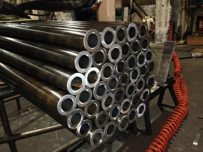 Cina Il tubo strutturale dell'acciaio legato della caldaia ha lubrificato la superficie con caldo/finito a freddo in vendita