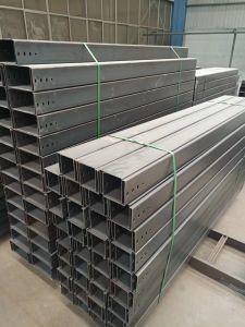 China 50x200 mm warm gedompelde gegalvaniseerde kabelbak met een dikte van 1,00 mm-3,00 mm Te koop