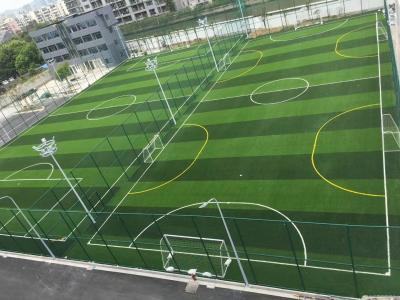 Cina Erba artificiale a terra di sguardo naturale di calcio del PE 50mm in vendita