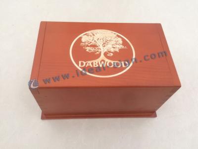 Cina Contenitori di imballaggio fatti a mano classici del regalo del vino di legno di pino per la decorazione e la promozione in vendita