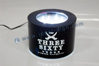 中国 棒のためのアクリル レーザーの LED によってつけられるアルコール飲料のびんの表示棚 販売のため