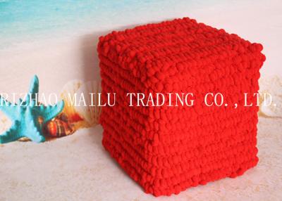 Cina Il filato rosso di Velet della bolla fatto a mano lavora all'uncinetto l'ottomano del pouf della copertura delle feci in vendita