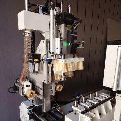 중국 공기 압력 0.6Mpa 나무 밀링 CNC 손잡이 없는 캐비닛 문 벽 캐비닛 통합 처리 센터 판매용