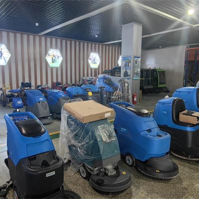 Chine Aspirateur à aspiration à haute puissance pour les éclats de fer et de bois dans les ateliers de réparation de machines à vendre