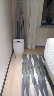 中国 High Quality Intelligent Automatic Touch Free Rectangular Rechargeable Dustbin Smart Waste Bins Trash Can 販売のため