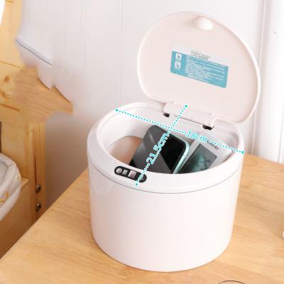 中国 Home Living Room Creative Light Luxury Style With Lid Desktop Smart Trash Can Car Sensor Automatic Trash Can 販売のため