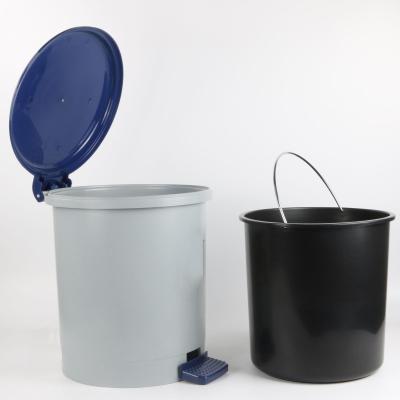 中国 Round Sanitary Bucket 18L Plastic Trash Can Office Paper Trichothis with Lid Foot Paper Bucket with Inner Bucket 販売のため