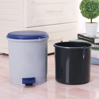 中国 Round Sanitary Bucket 18L Plastic Trash Can Office Paper Trichothis with Lid Foot Paper Bucket with Inner Bucket 販売のため