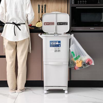 中国 18L/36L Custom Recycle Dustbin Garbage Can Dust Bin With Wheel 販売のため